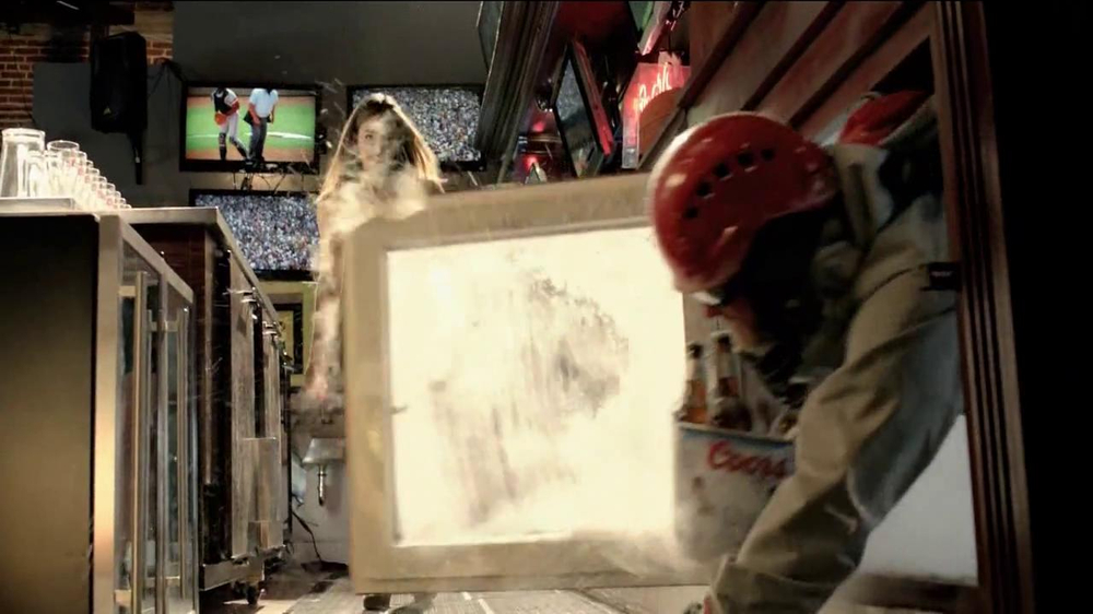 Coors Light TV Commercial, 'Break the Ice' - iSpot.tv