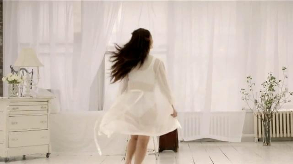 Genie Bra TV Commercial, 'Feel Like You're Staying in Bed All Day ...