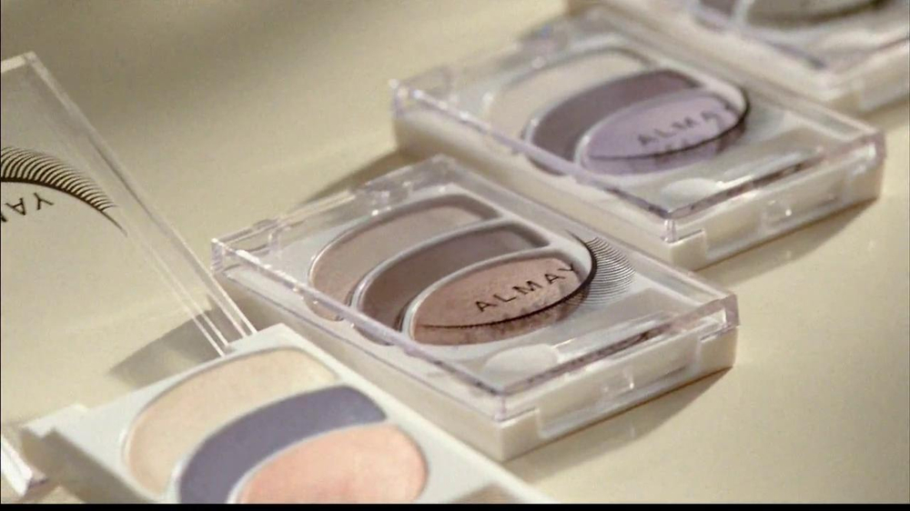 Almay Intense i-Color Bold Nudes TV Commercial Featuring Kate Hudson ...