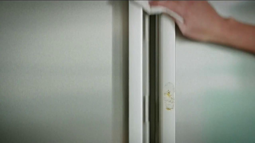 Windex Touch-Up Cleaner TV Commercial, 'Crows' - iSpot.tv