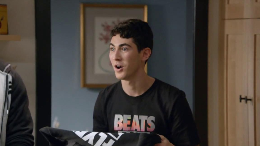 Foot Locker TV Commercial, 'Bad Acting: Sweater' Featuring Victor Cruz ...