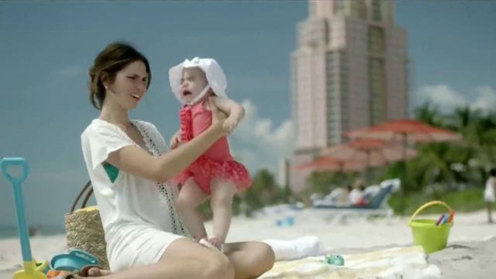 Dr. Smith's Diaper Rash Spray TV Commercial, 'Día de playa' - iSpot.tv